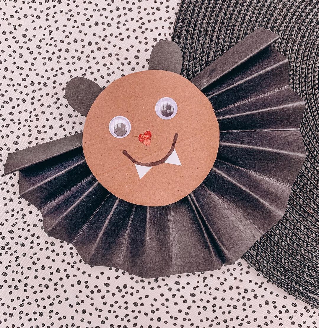 22 Fun and Easy DIY Halloween Crafts to Try This Year