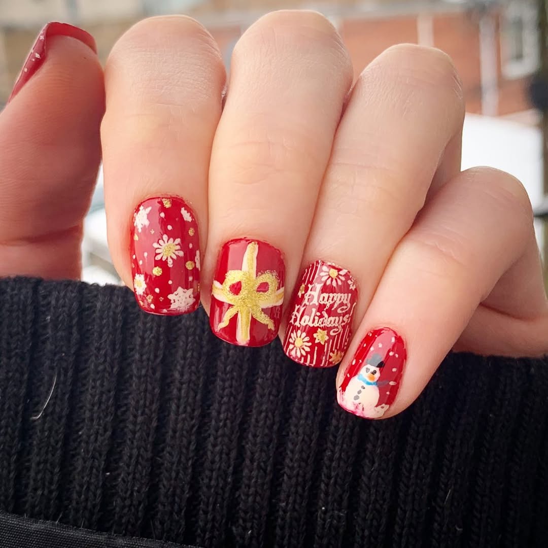 Get Festive! 19 Christmas Nails for the Ultimate Holiday Look