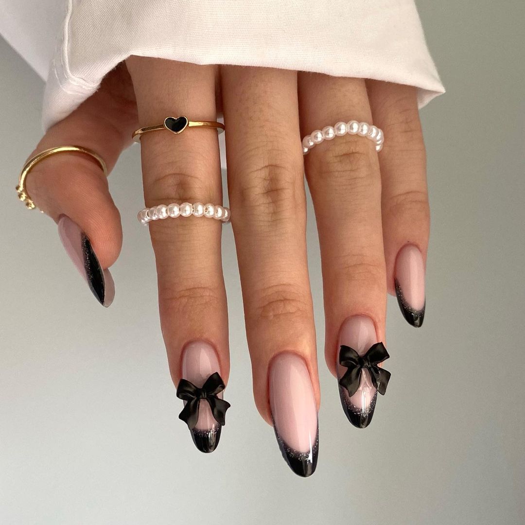 30 Black Nails: The Bold and Beautiful Trend You’ll Fall in Love With