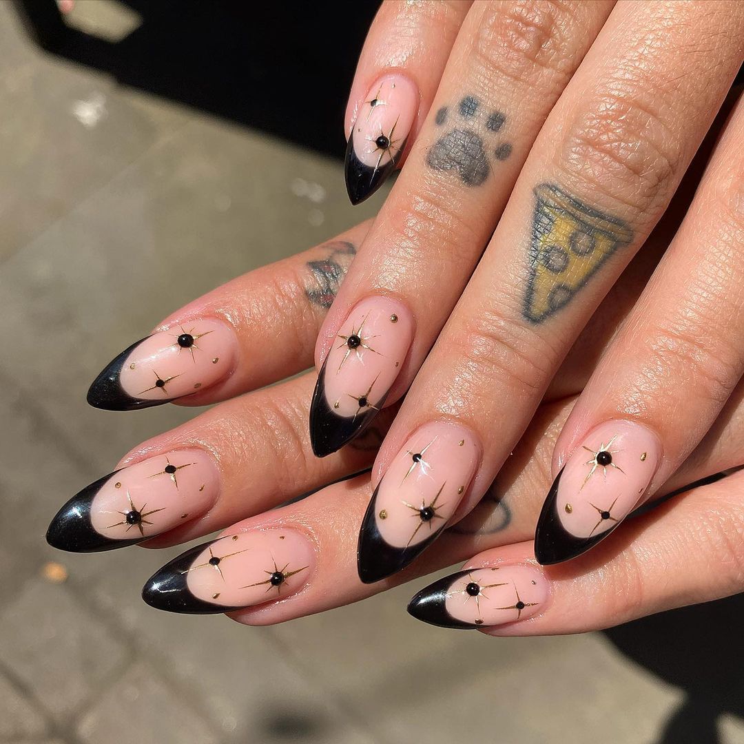 30 Black Nails: The Bold and Beautiful Trend You’ll Fall in Love With